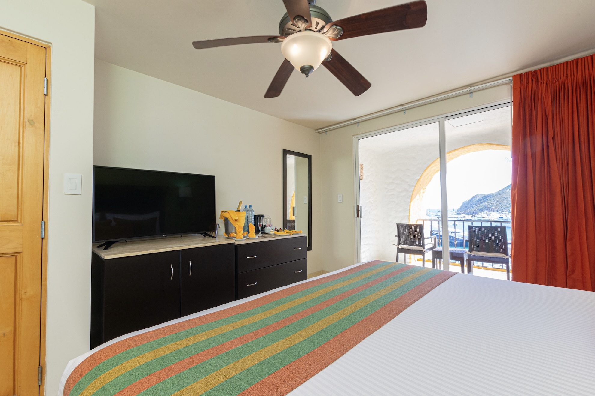Rooms - Standard Marina View - Tesoro Los Cabos